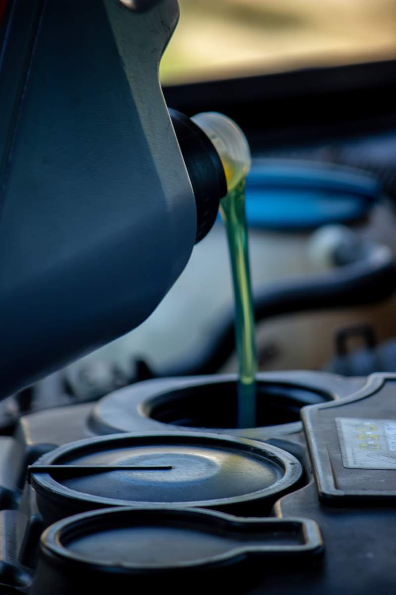 What is the Difference Between Synthetic and Fully Synthetic Oil?