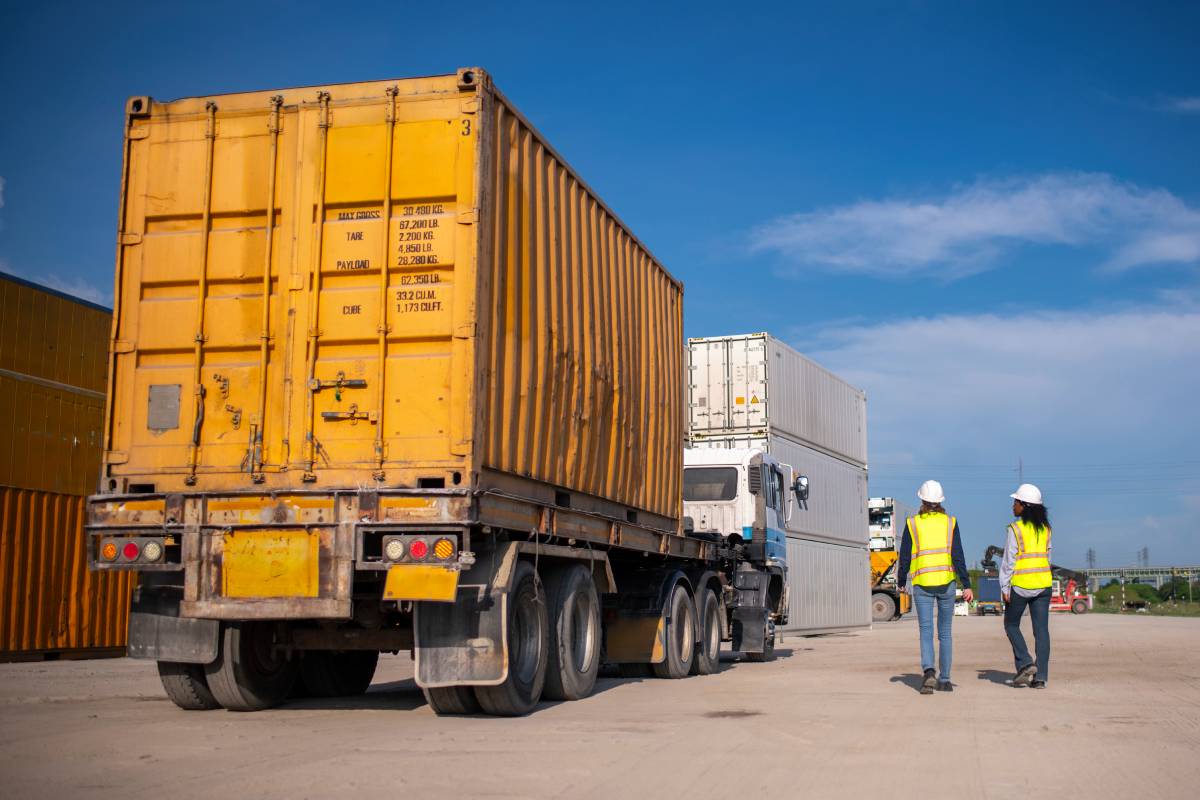 How to Move a Shipping Container in Australia? 2025 Cost & Guide
